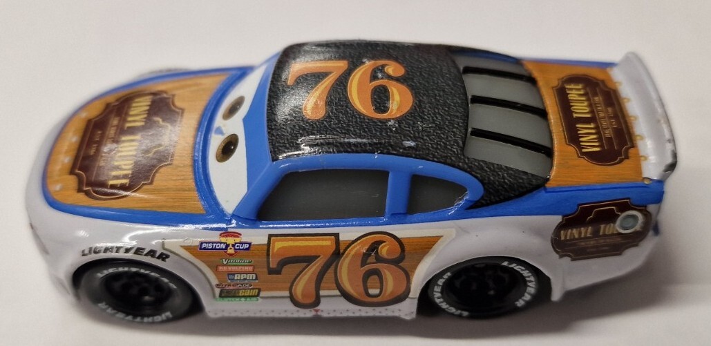 Disney Store Exclusive Pixar Cars Vinyle Toupee #76 Hauler Truck ...