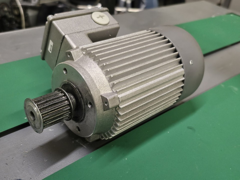 LAIPPLE KEB AM440M3T MINI MOTOR ITALY 2600RPM 50HZ 230/400V 3 PHASE | eBay