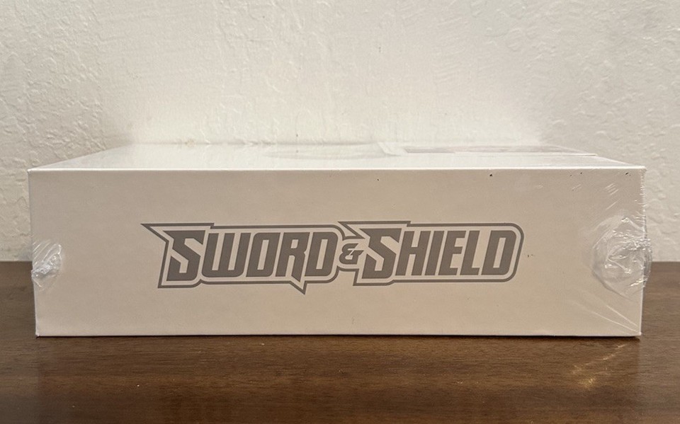 Pokemon TCG Sword & Shield Ultra Premium Collection Box Charizard ...