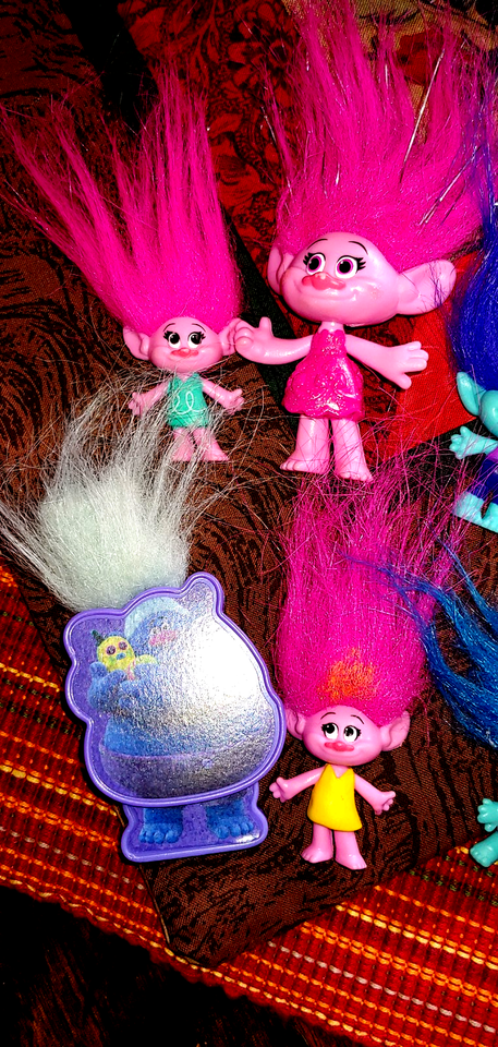 9 Mini Dream works Movie Trolls with Hair 1" to 3" Sizes Various Colors ...