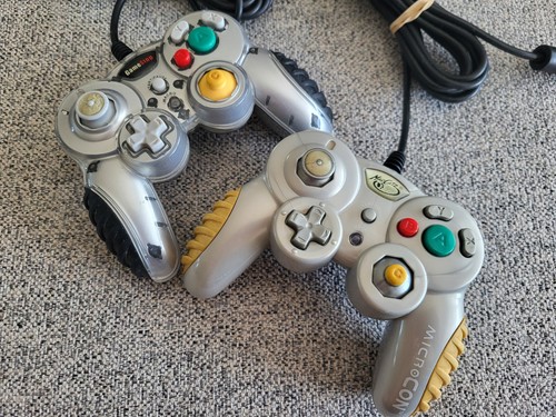 Mad Catz MicroCon Macro Button Wired Controller for Nintendo GameCube ...