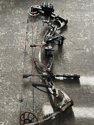 Hoyt Rampage XT Bow Hunt Ready 60 Lb Set At 29.5” Draw 6 Carbon arrows ...