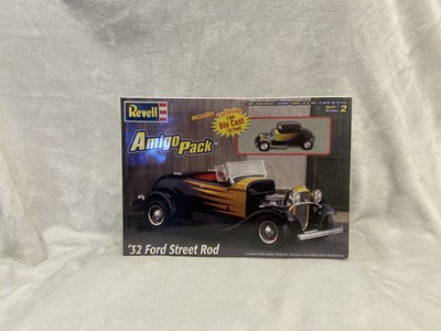 Revell Amigo Pack 32 Ford Street Rod Model Kit with 1/64 Diecast BONUS ...