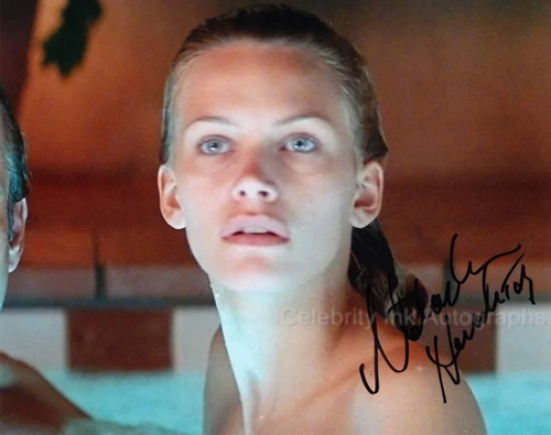 NATASHA HENSTRIDGE as Sil - Arten ECHT SIGNIERTES AUTOGRAMM | eBay