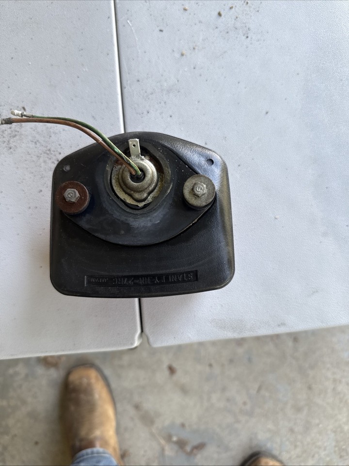 1981 HONDA CB400 TAIL LIGHT REAR LENS HOUSING MOUNT BRACKET GOOD BULB ...