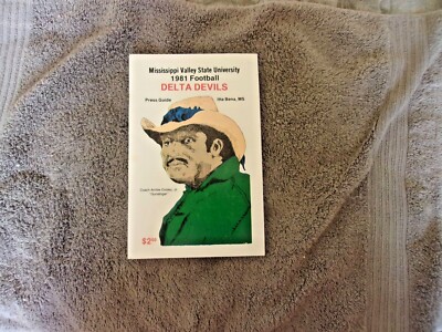 1981 MISSISSIPPI VALLEY FOOTBALL MEDIA GUIDE Yearbook ARCHIE COOLEY ...