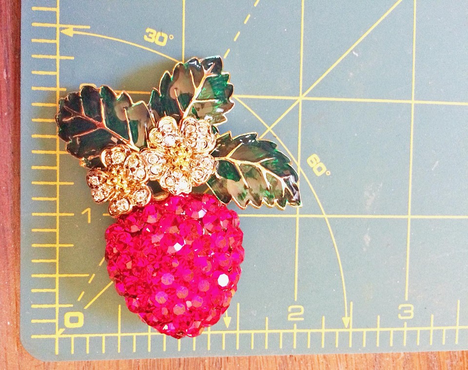 Vintage Rhinestone Strawberry Pin Brooch Fruit Strawberries NOS *USA ...