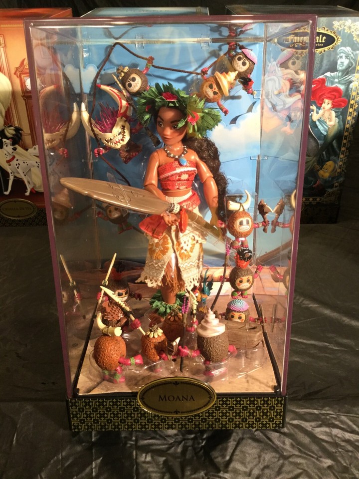 Disney Designer Collection Dolls Ariel, King Triton, Robin Hood, Moana ...