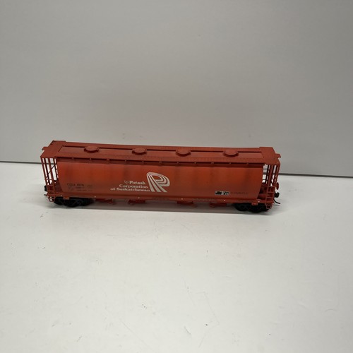 HO SCALE CGLX POTASH CORP OF SASKATCHEWAN 4-BAY CYLINDRICAL HOPPER 1076 ...