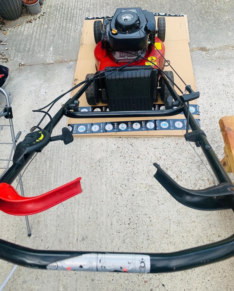 A Mountfield SP454 self propelled petrol lawn mower with a V35 150cc ...