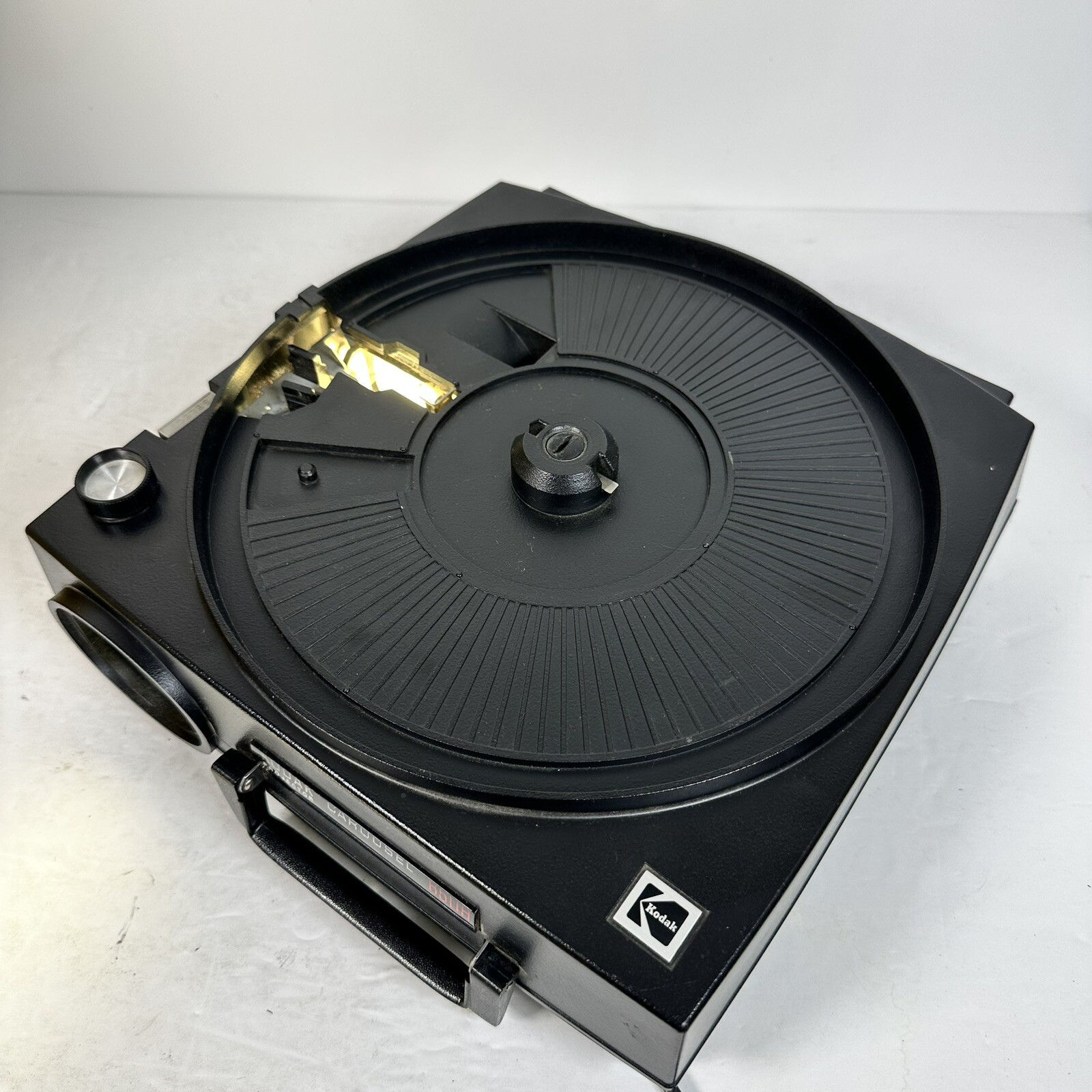 Kodak Carousel 650H Projector Powers On W/ Remote, Original Box and 1 ...