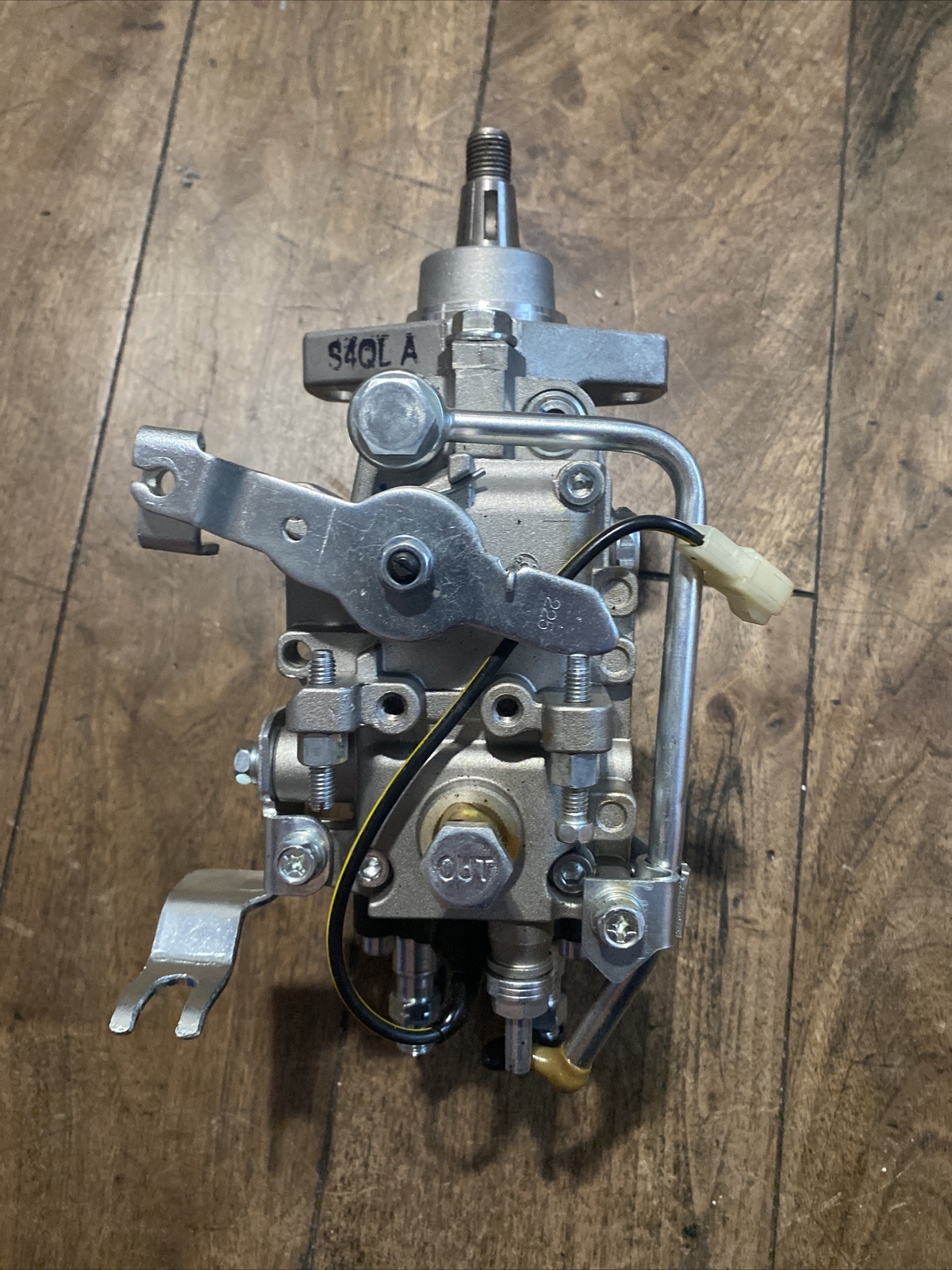 OEM Cummins 490-0495 ZEXEL Doowon Diesel Injection Pump 104940-4180 ...