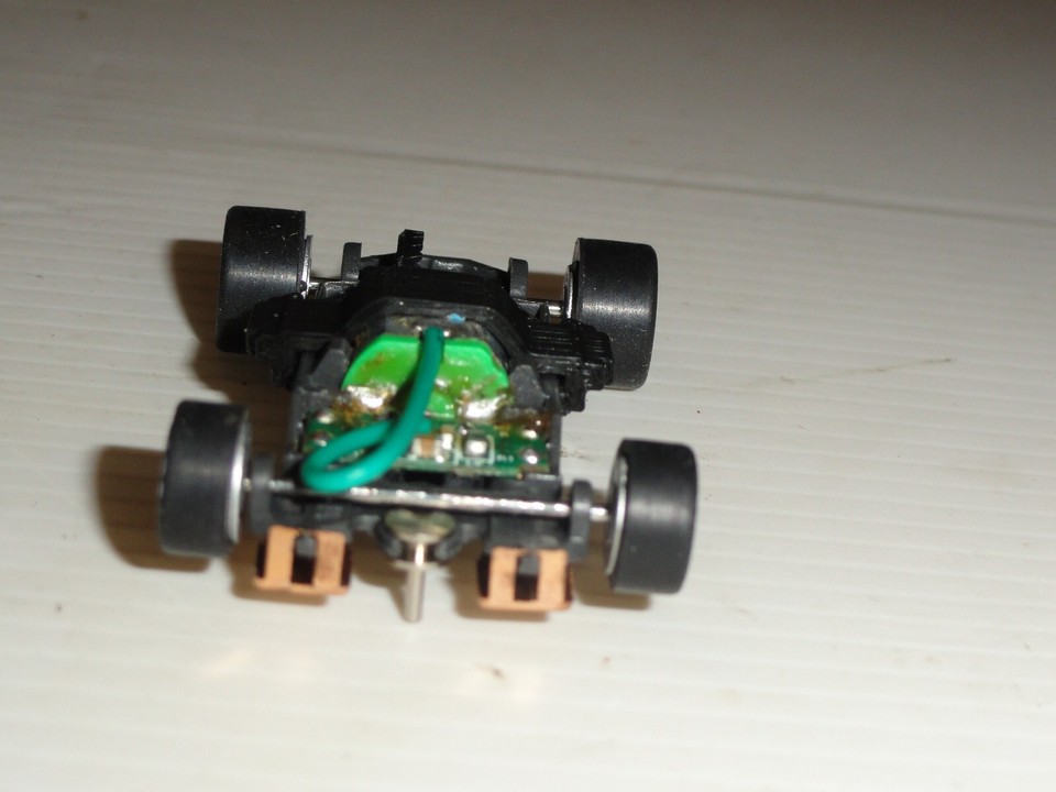 AFX Mega G+ 1.5 Wide HO Slot Car Chassis Silver Rims RED/BLUE ...