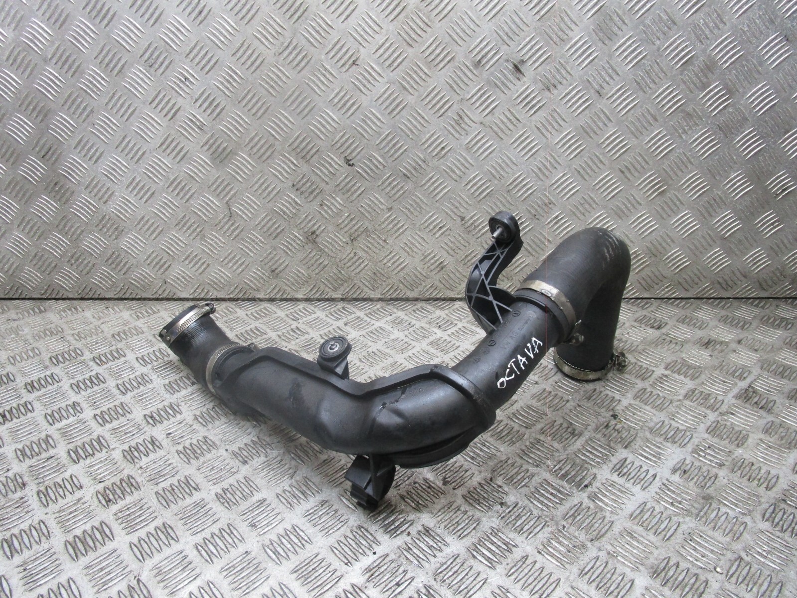 2011 SKODA OCTAVIA 1.6 TDI CAYC TURBO INTERCOOLER PIPE 1K0145770AE OEM ...