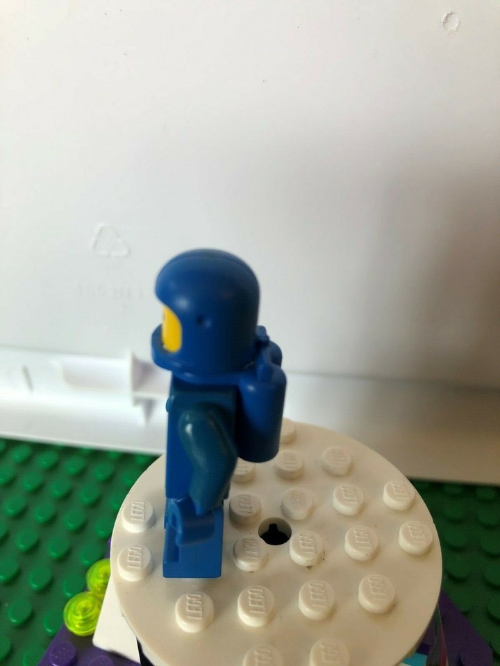 LEGO- CLASSIC SPACE & FUTURON MINIFIGURES- YOU PICK FROM LIST- CHOOSE ...