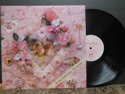 Avon Valentine Favorites, Elvis, Alabama,Kenny Rogers,Mathis,Como, 12 ...