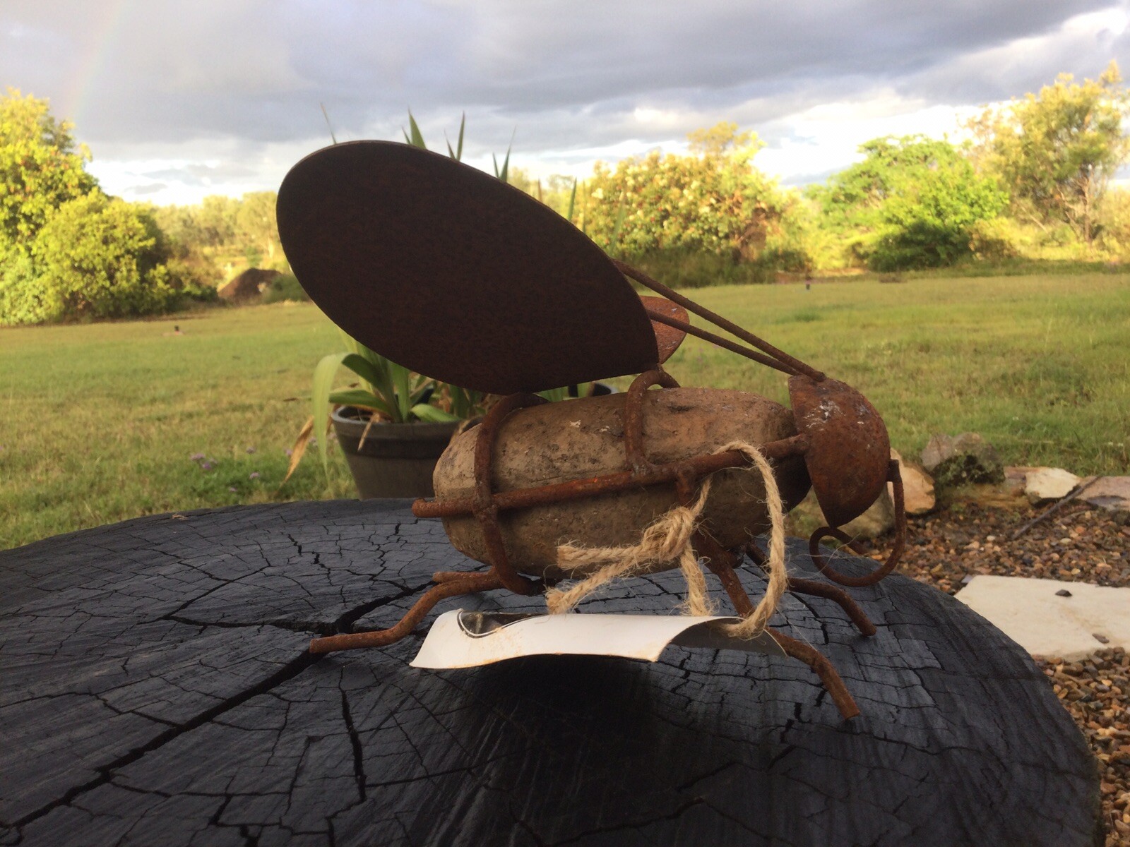 Rock Bee Resin/Rust Garden Ornament | eBay