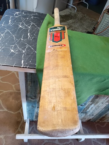 VINTAGE QUALITY PUMA MILLICHAMP CAVALIER CRICKET BAT. 865 mm LONG ...