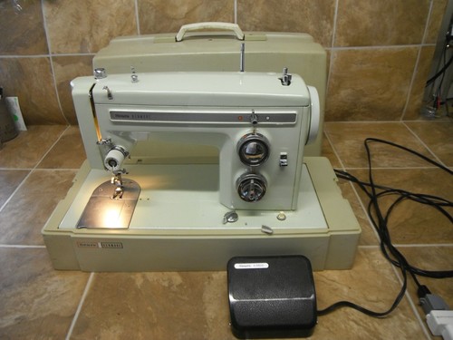 Sears Kenmore 158-14002 Portable Vintage Sewing Machine with Case ...