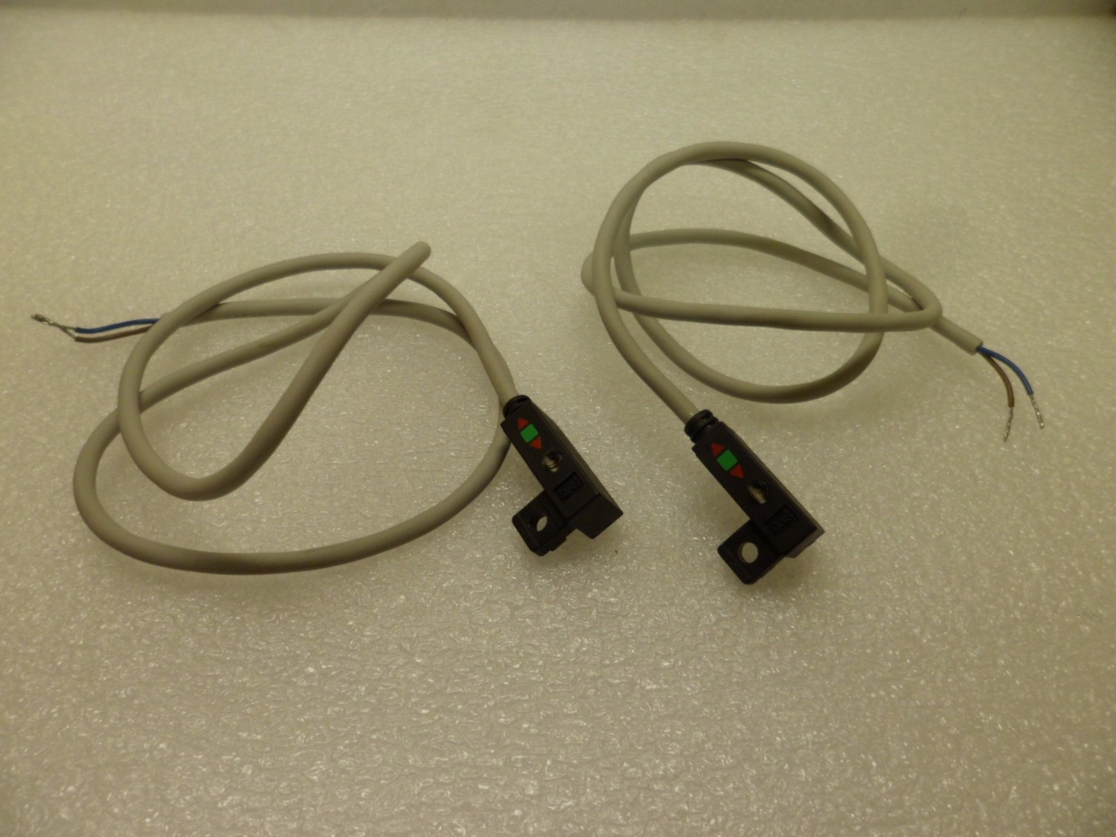 SMC D-J79W PROXIMITY SWITCH W/INDICATOR LIGHT LOT OF 2 NOS | eBay