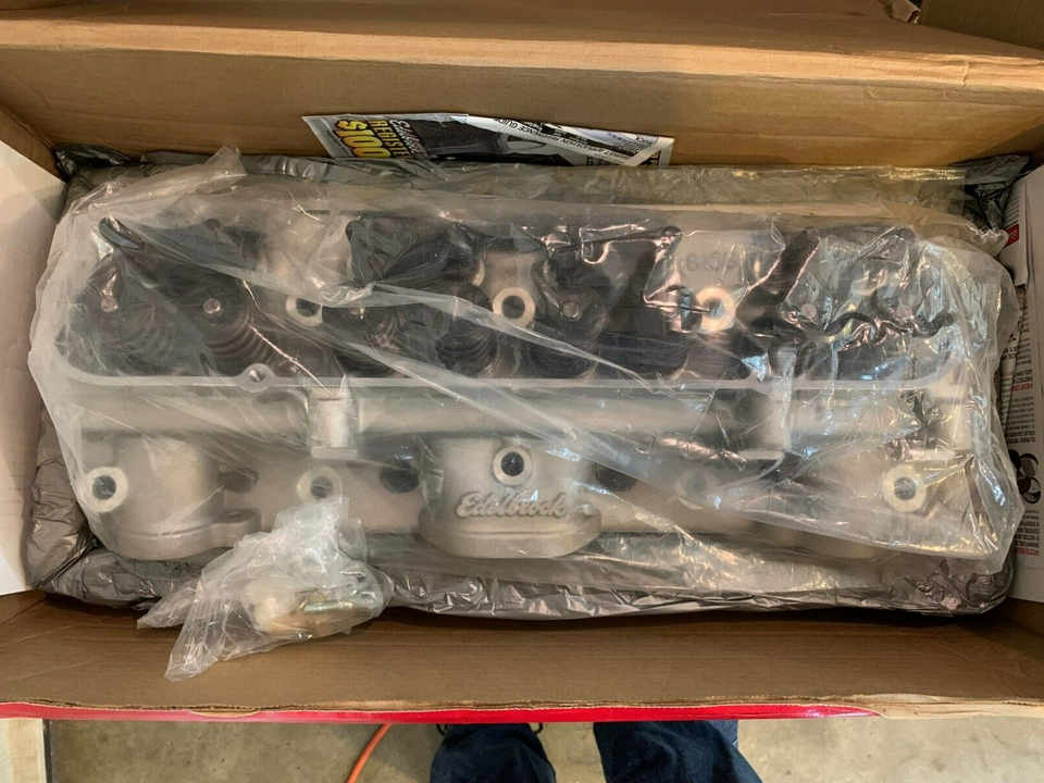 Edelbrock RPM CNC Pontiac D-Port Cylinder Head 72cc Hydraulic Flat ...