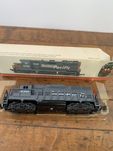 Southern Pacific Lines Railroad 4.5" Mini Locomotive Train In Box Model ...