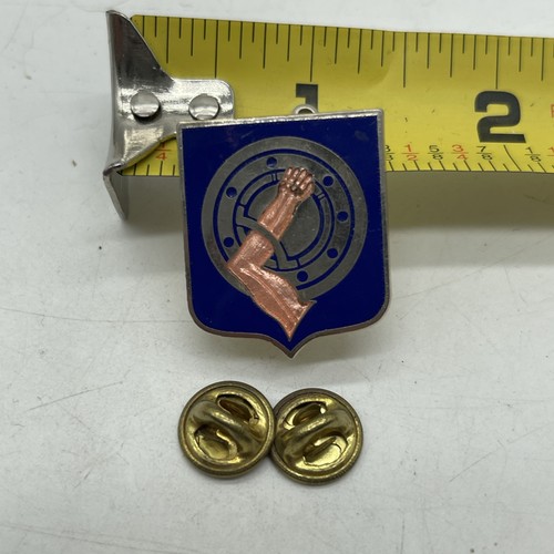 U.S. Military 34th Armor Regiment Crest Pin DUI Arm Blue Shield Meyer ...