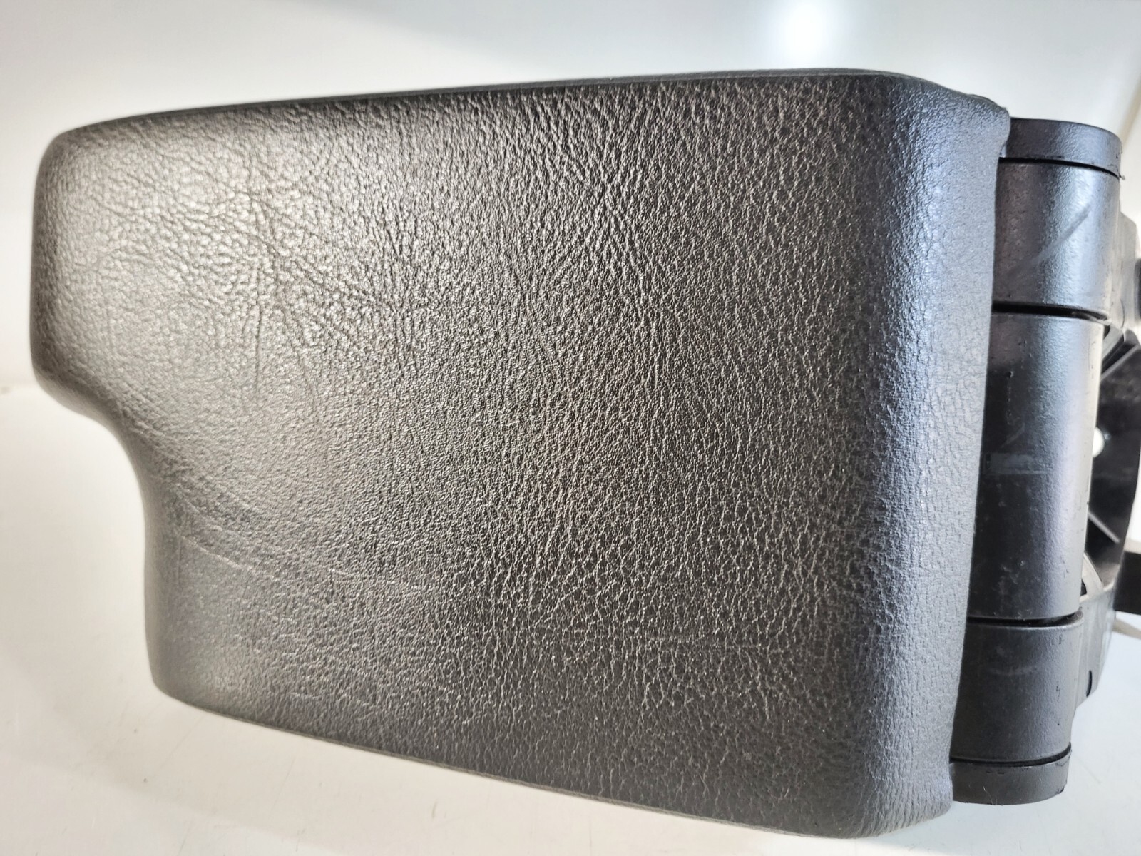 BMW E46 Armrest leather, upper part, cup 51168238223 51168229235 ...