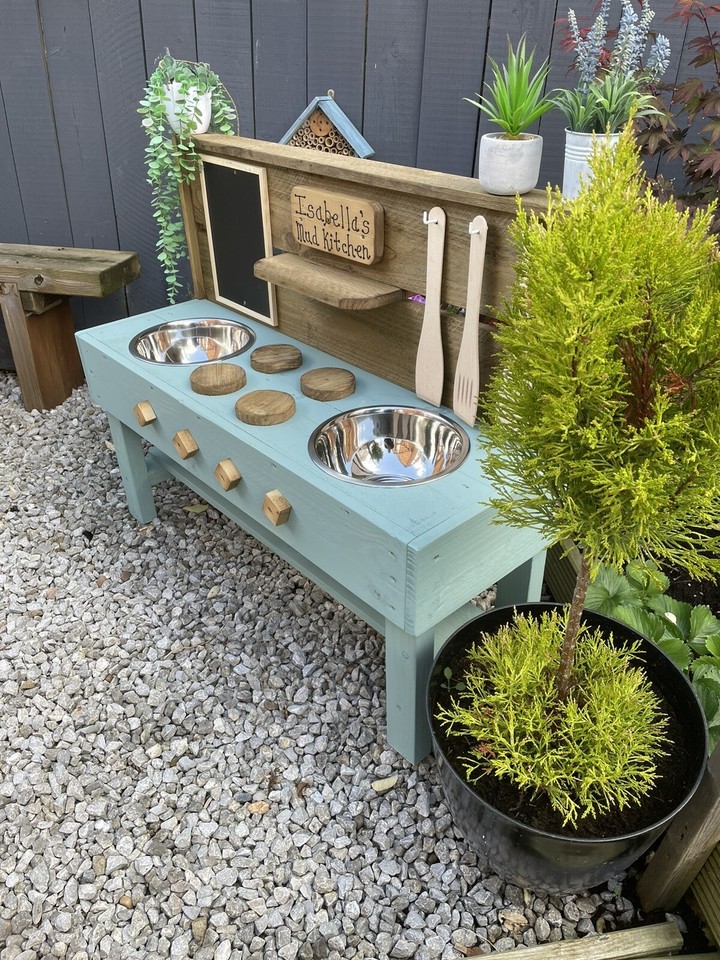 QUALITY CHILDREN’S OUTDOOR MUD KITCHEN WITH FREE APRON & 6 LAMINATED ...