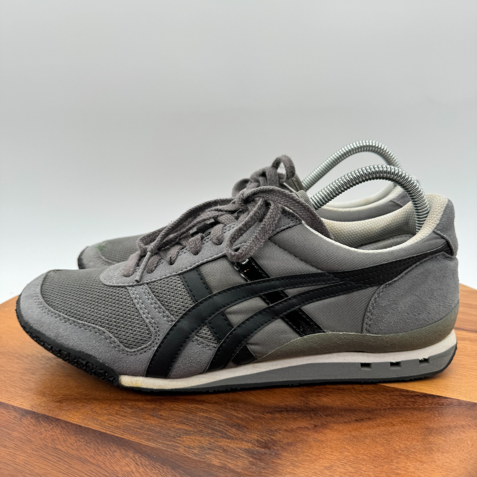 Asics Onitsuka Tiger Ultimate 81 Shoes Mens 9 Gray Black HN201 Sneakers
