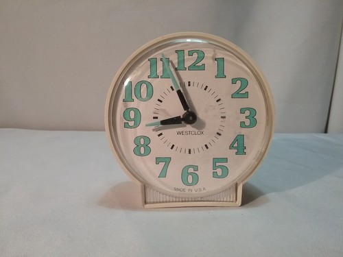 Vintage Westclox Wind Up Alarm Clock Glow In Dark Turquoise Numbers ...
