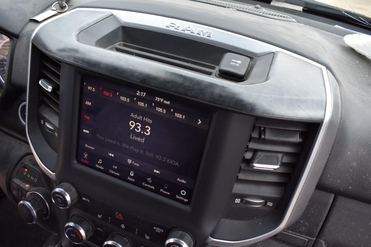 2019 RAM 1500 8.4" UCONNECT 4 OEM RADIO W/ CONTROL PANEL & RECEIVER UAM ...