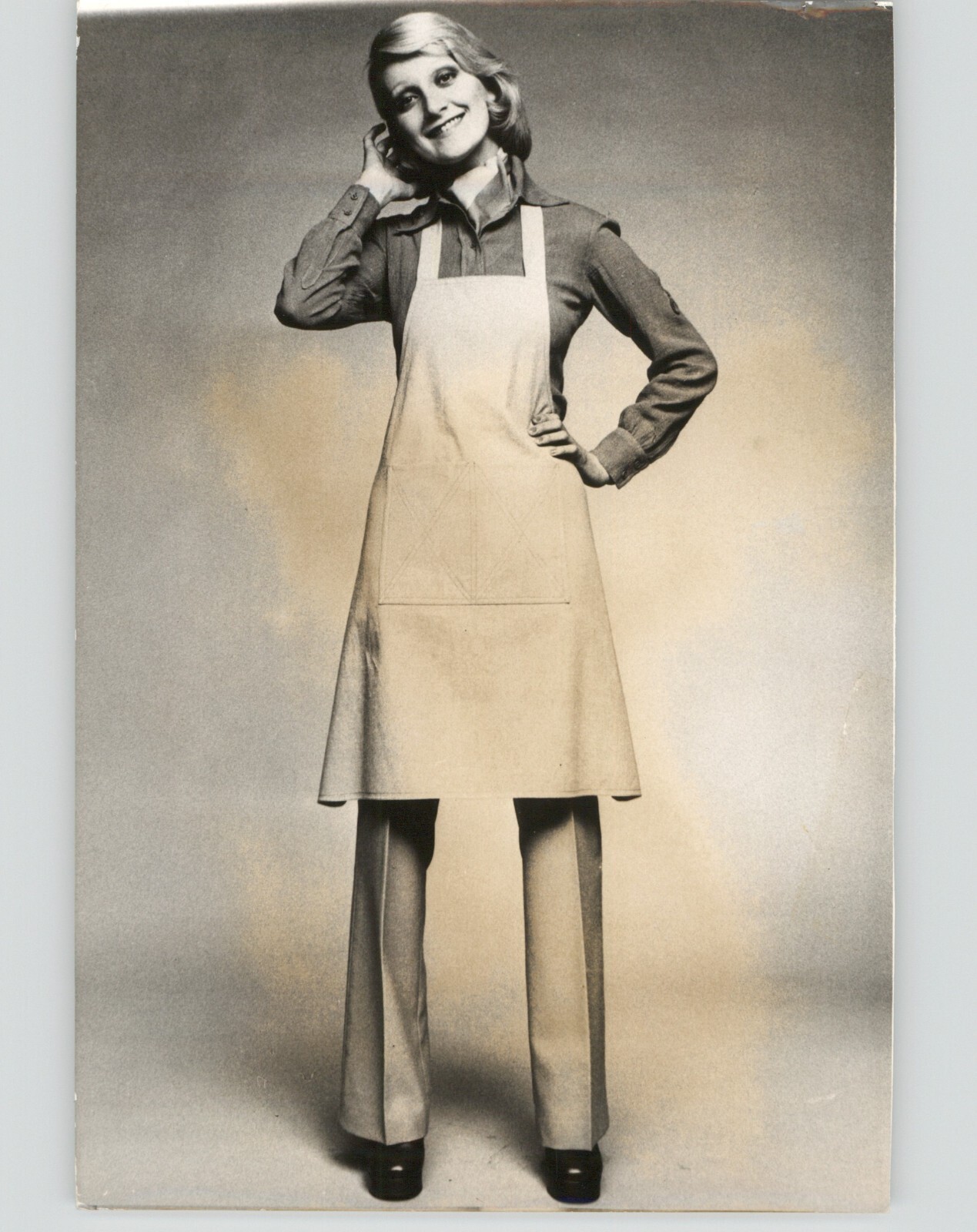 VINTAGE FASHION Pink Stewardess Apron by DAME MARY QUANT 1973 Press ...