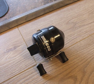 VINTAGE ZEBCO 600 SPIN CASTING Fishing REEL BLACK MADE IN USA 20 Lb ...