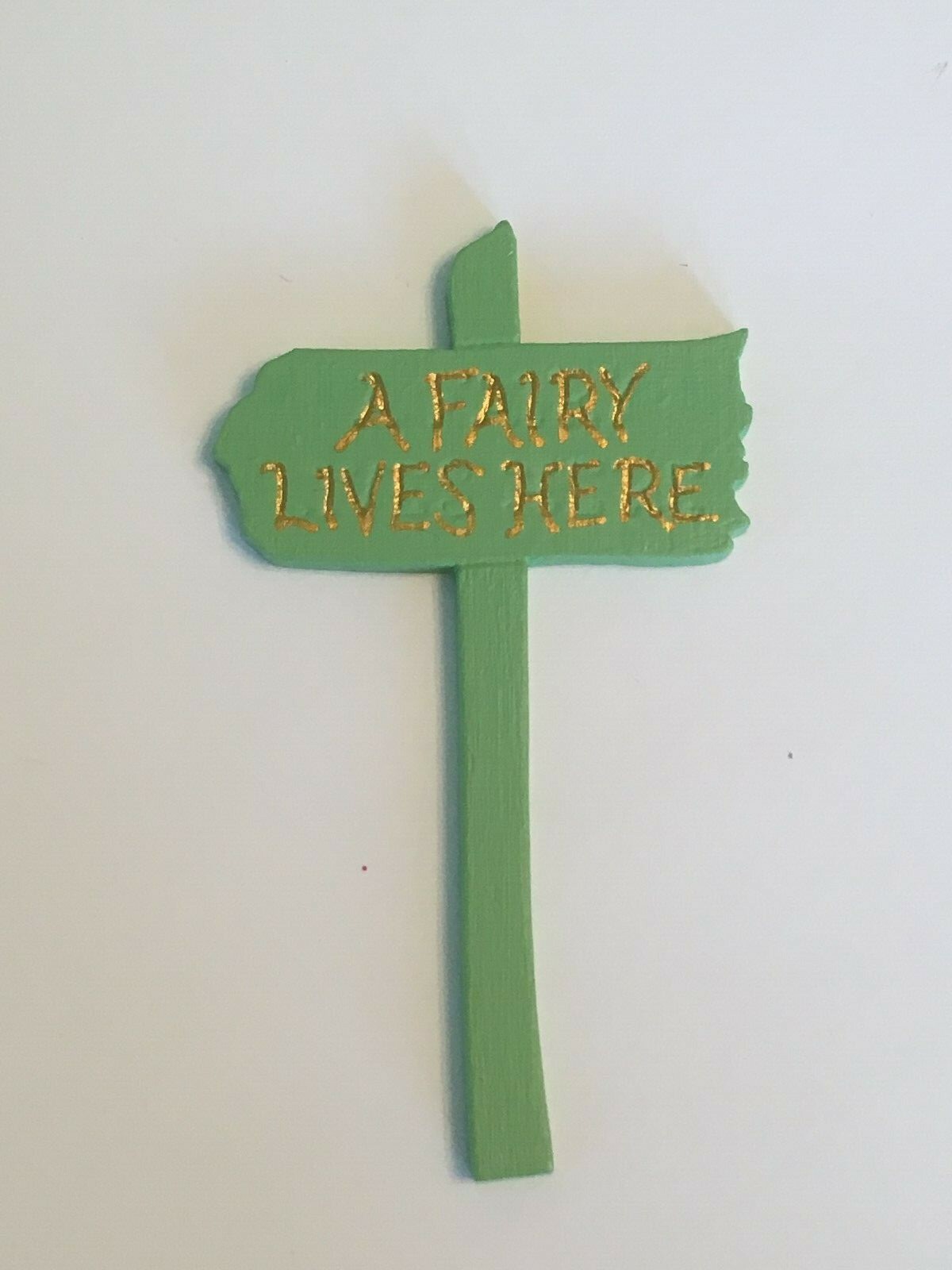 Wooden A FAIRY LIVES HERE Sign Post - Fairy Door Accessory - Fairy ...