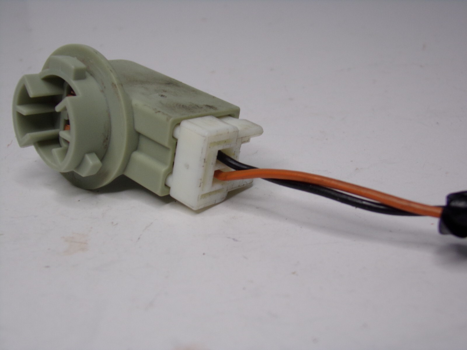 08-13 INFINITI G37 TRUNK INNER TAIL LIGHT GREY PLUG 2 WIRE K3485 | eBay