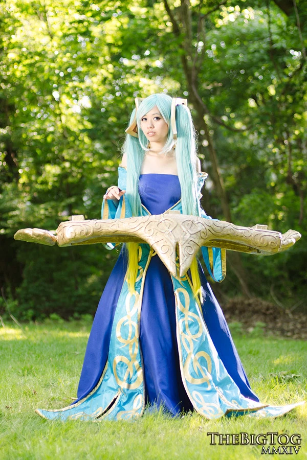 Sona Cosplay