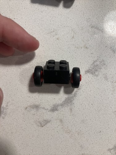 LEGO Black Axel Brick 2x2 Red Wheel Tire 14Dx4mm SMOOTH Single 555 ...