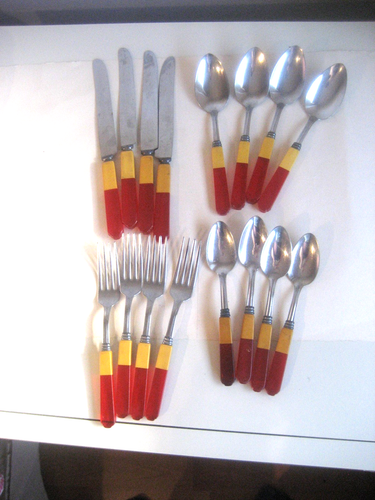 16 PIECE 2 TONED BAKELITE FLATWARE SET | eBay