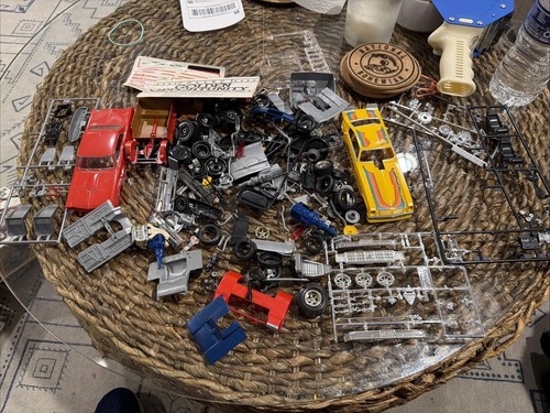 Huge Vintage Junkyard Lpt Of Model Car Kits For Restoration Or For ...