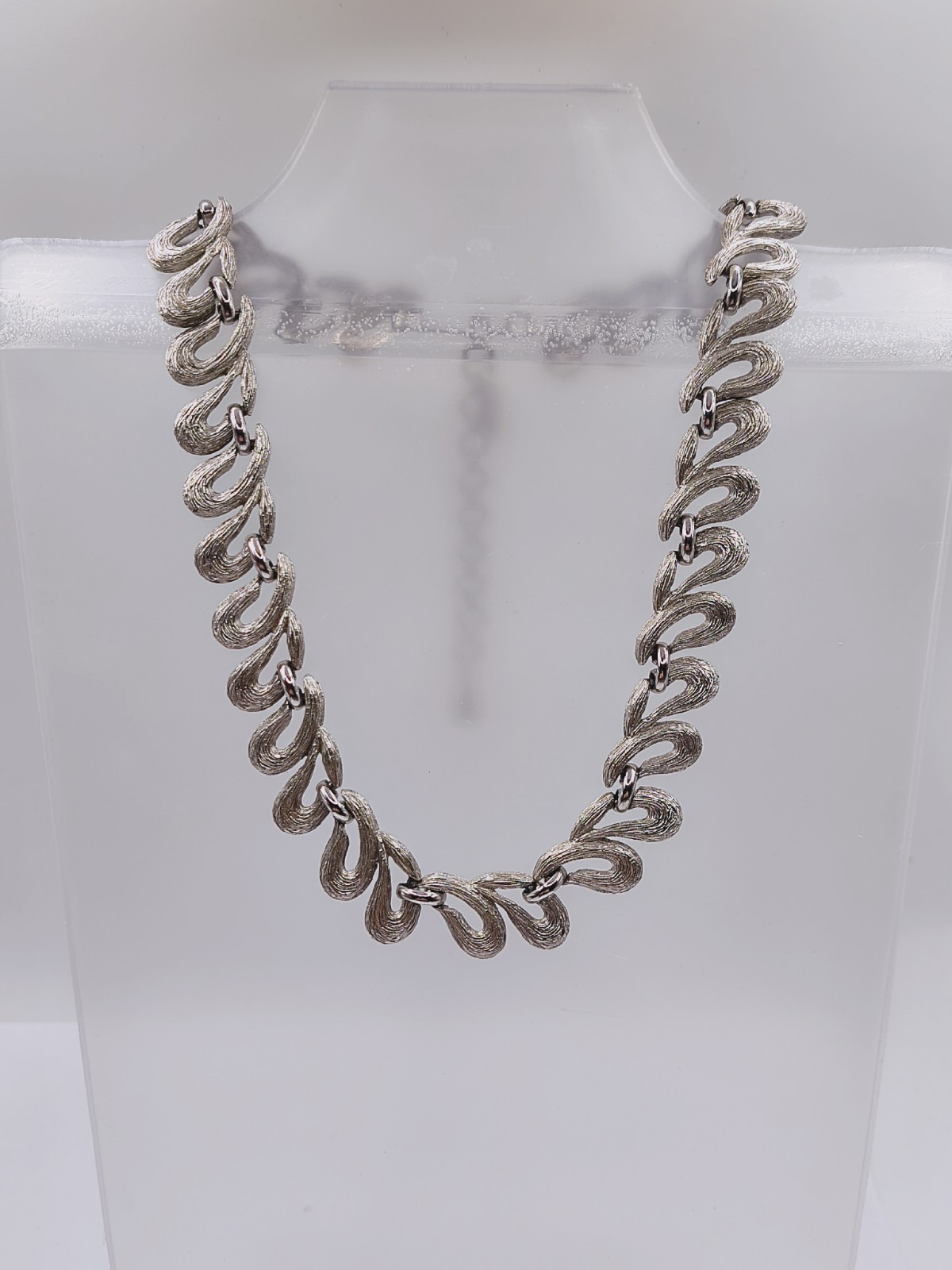 vintage silvertone monet choker necklace Loop Design … - Gem