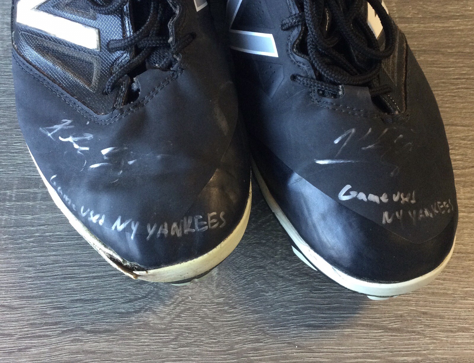 Kirby Yates 2016 Game Used New York Yankees Signed Cleats JSA Certified ...