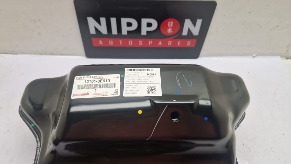 NEW GENUINE TOYOTA HILUX ENGINE OIL SUMP PAN 12101-0E010 | eBay UK