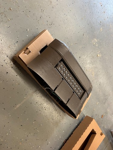 CREE The Edge Square Series Luminare Flood (SEC-EDG-3M-WM-02-E-UL-SV ...