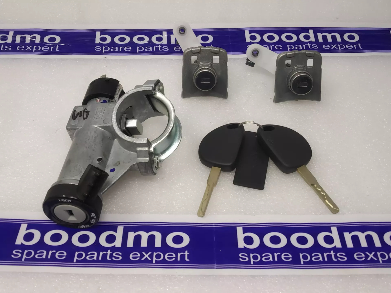 Lock Set, Locking System for MAHINDRA SCORPIO 1ST GEN F/L ...