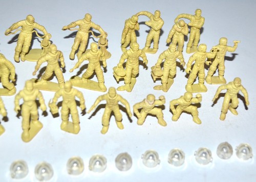 Marx Rex Mars Tom Corbett Playset Yellow Vinyl Space Men Figures & Helmets | eBay