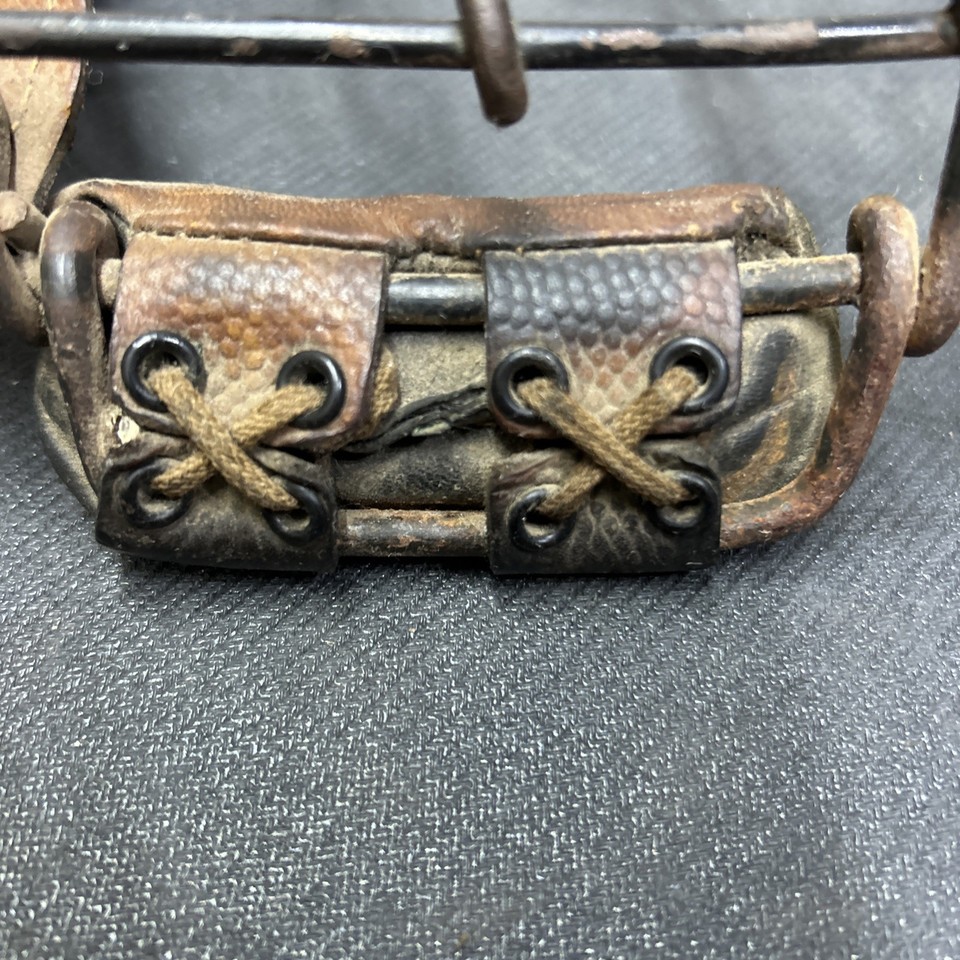 very neat vintage spider man catchers mask 3 leather pads are very good ...