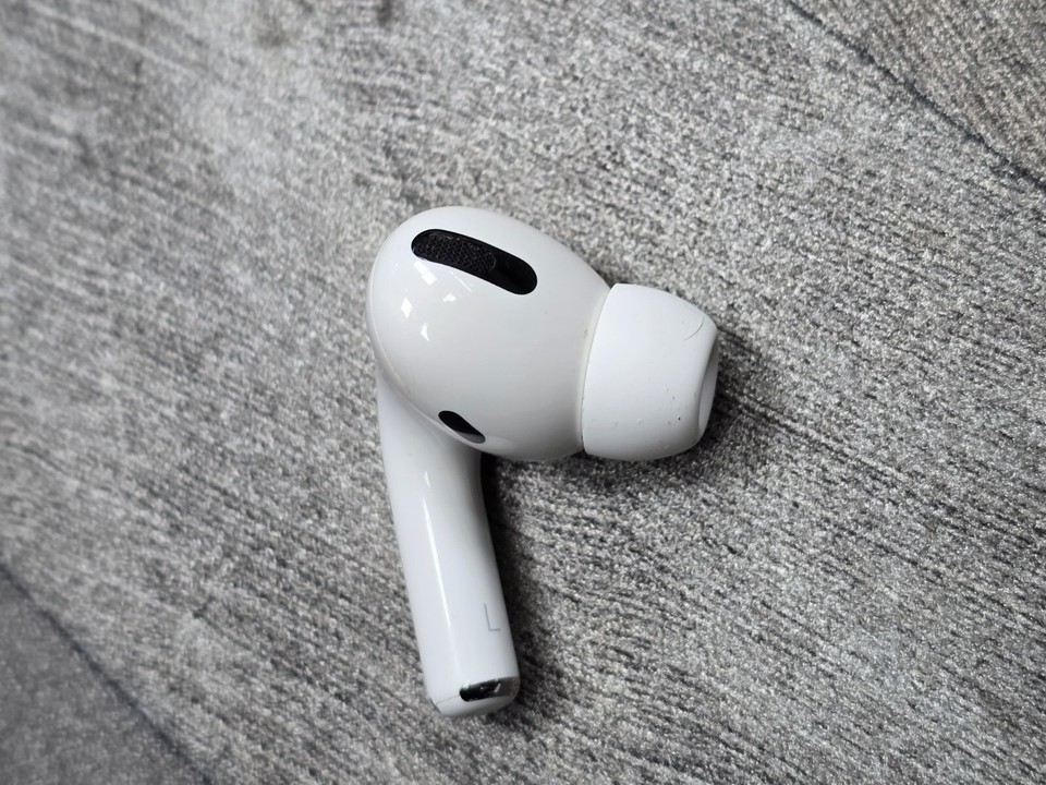 Original Apple Airpods Pro 1st Gen Left A2084 Or Right A2083 Earbud ...