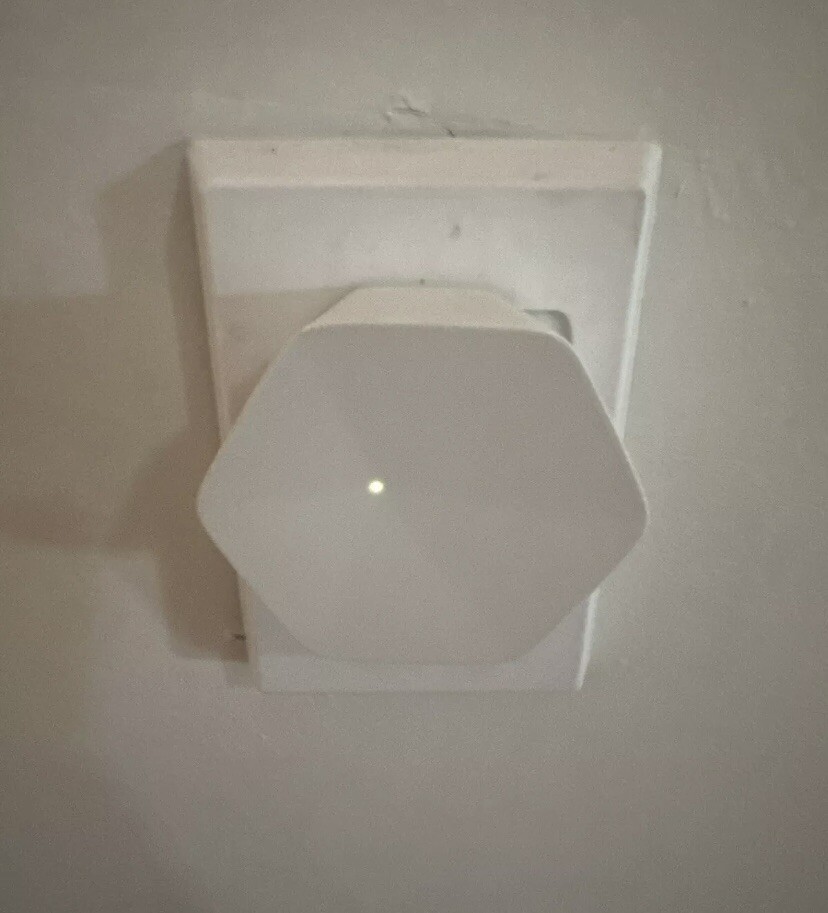 Xfinity Comcast XFI WIFI Pod Extender Network Signal Booster XE1-S ...