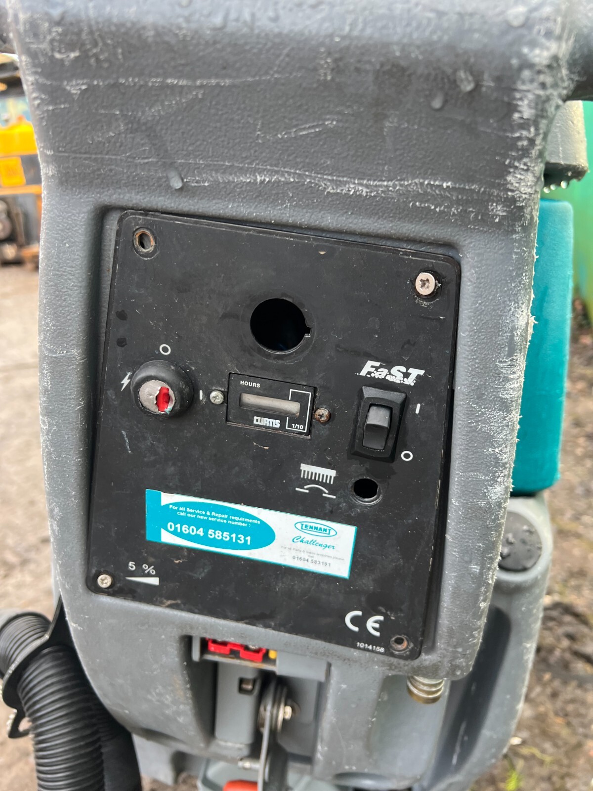 Tennant T3 Fast Floor scrubber Sweeper Drier £200+vat Choice2 Spares ...